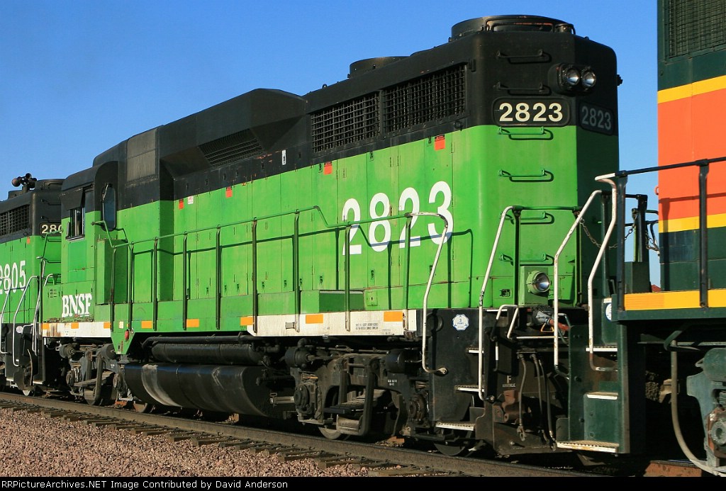 BNSF 2823
